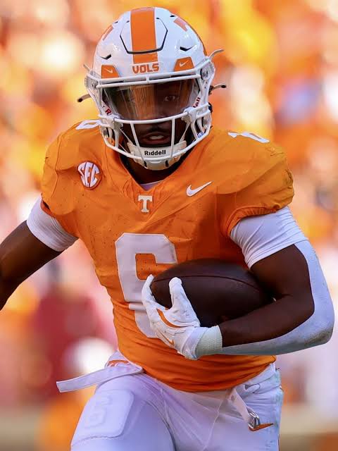 Dylan Sampson, standing at 5 feet 11 inches, has proclaimed himself the ...